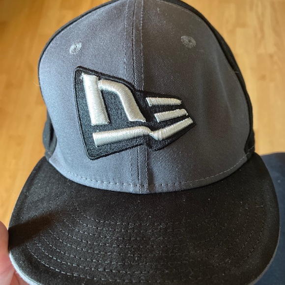 New Era | Accessories | Clean Black New Era Snapback Hat Worn Twice No ...